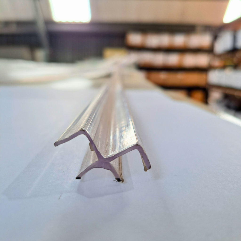 Weather Strip, 90 Degree - 10mm - Inovision